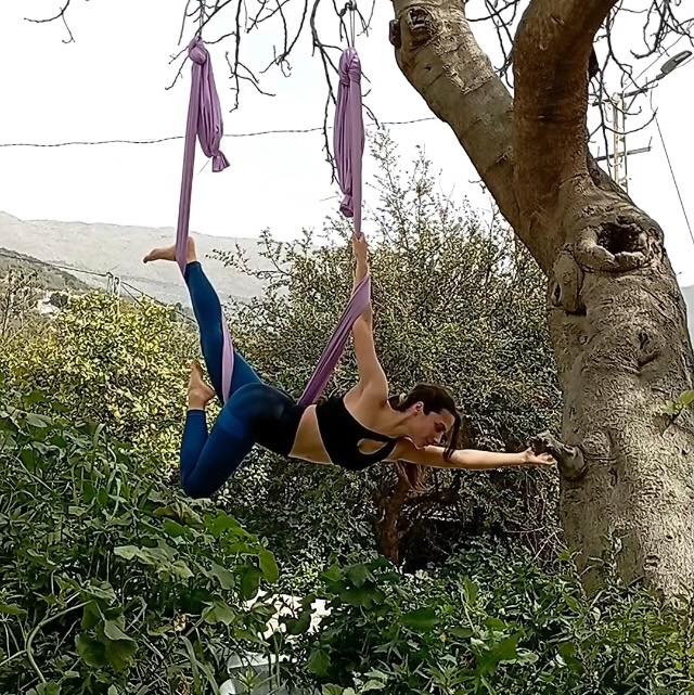 YOGA AÉREO • Aquarian Studio